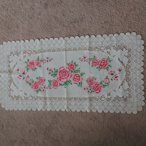 Vintage Vinyl Floral Doily | Accents | Vintage Vinyl Table Doily Large ...